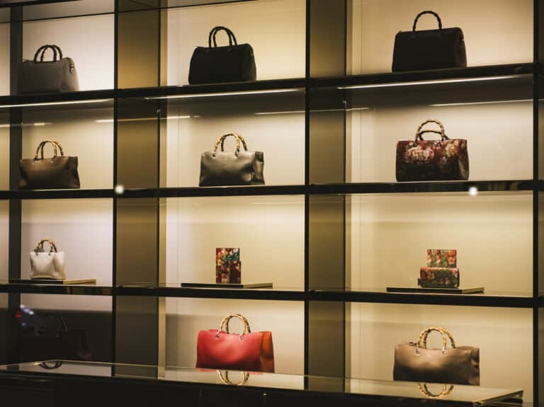How to Display Purses? - A Fancy Guide